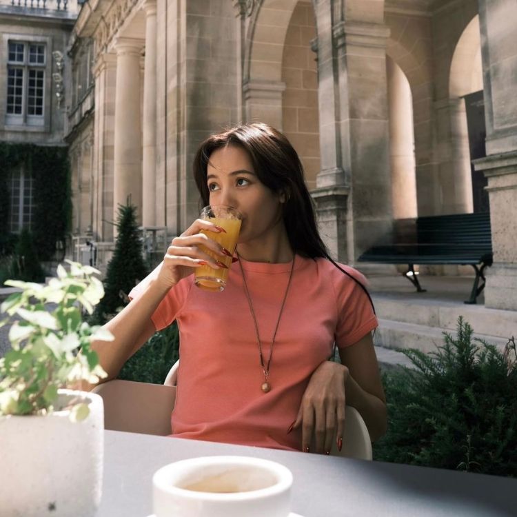 BLACKPINK Lisa 曬性感比基尼「螞蟻腰」超吸睛！親授 4 大秘訣讓你擁有同款好身材！ | Bella.tw儂儂